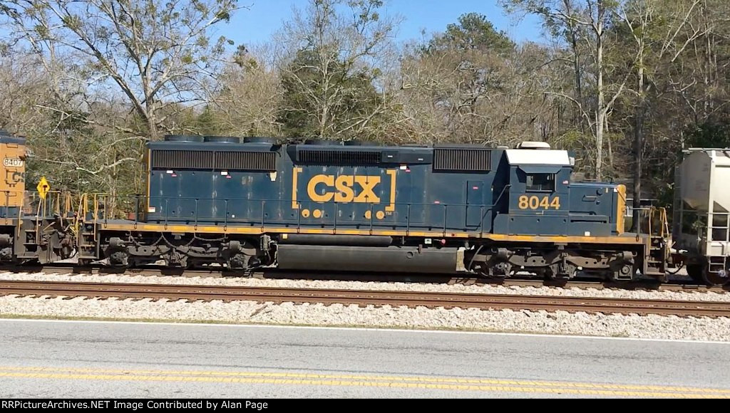 CSX 8044 runs fourth